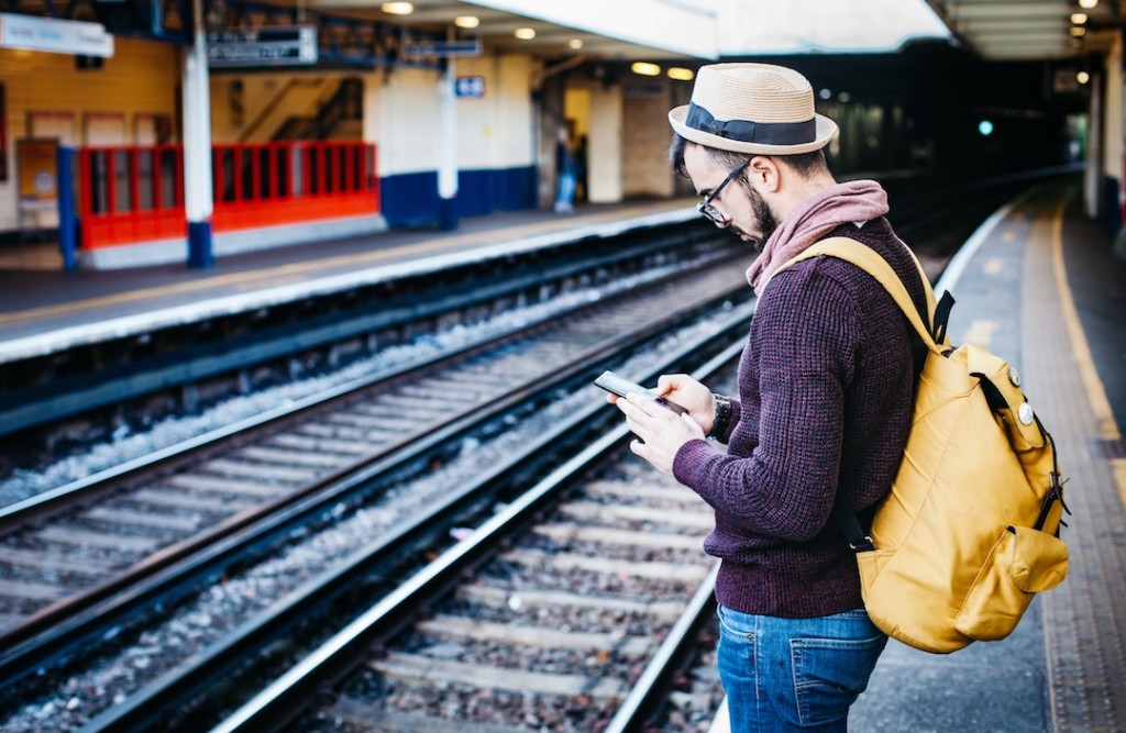 Travel Apps: 12 Apps Every Traveller Needs In 2021 - Days to Come