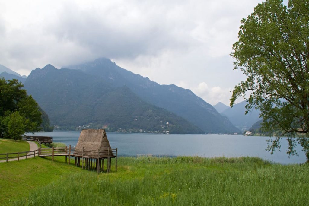 The Best Italian Lakes You Can Swim In - Days to Come