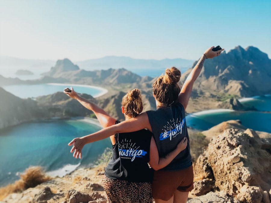 5 Reasons You Will Make Friends for Life on a Group Tour - Days to Come